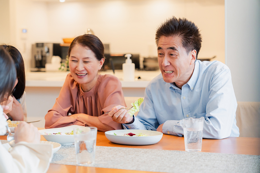 親戚、仕事、ご近所付き合いにも！ 年長者が知っておきたい、世代を超える会話術 暮らし ハウズイングニュースオンライン